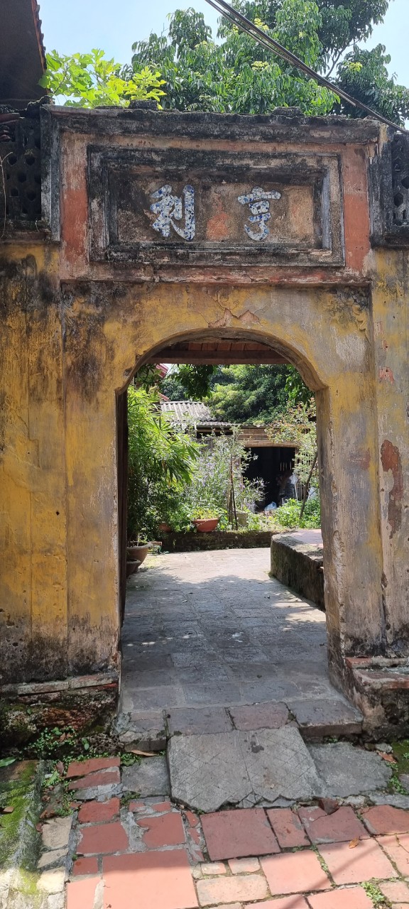 Ngôi nhà 300 năm cổ kính của quan Đốc học ( Đỗ Doãn Chính) ở làng Đường ...